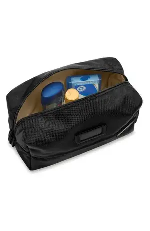 Briggs & Riley Baseline Everyday Essentials Dopp Kit