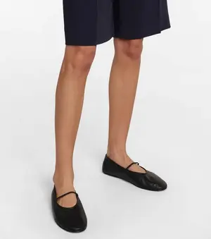 THE ROW Leather Elastic Ballet Flats - Black