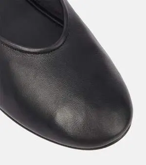 THE ROW Leather Elastic Ballet Flats - Black