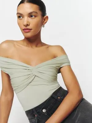 REFORMATION Ezlynn Knit Top