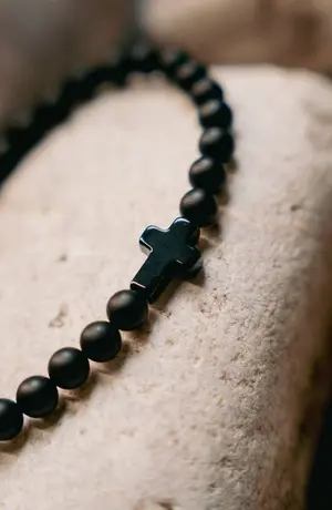 Caputo & Co Onyx Cross Bead Stretch Bracelet