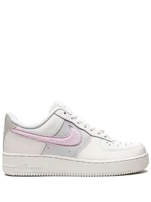 Nike Air Force 1 07 Sneakers