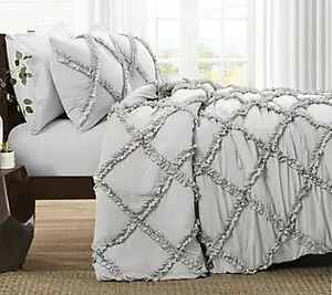 LUSH DECOR Ruffle Diamond 3-piece King Comforter Set Lu Sh Decor