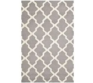 SAFAVIEH Cambridge 5' X 8' Rug - One-color