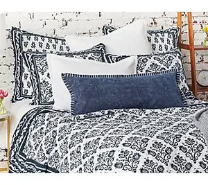 C&F HOME Cassie Queen Quilt