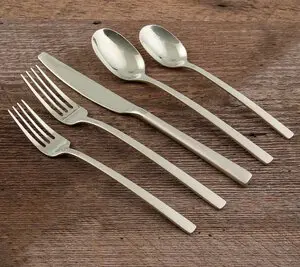 CAMBRIDGE Silversmiths Beacon Champagne Sand 20 Pc Flatware Se