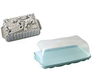 NORDICWARE Santa's Sleigh Loaf Pan & Keeper Set - One-color