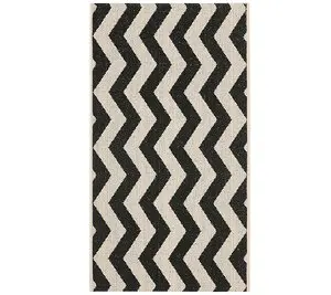 SAFAVIEH 4' X 5'7' Vertical Zigzag Indoor/outdo Or Rug - One-color