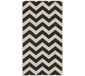 SAFAVIEH 4' X 5'7' Horizontal Zigzag Indoor/out Door Rug - One-color
