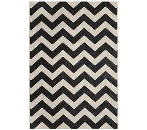 SAFAVIEH 5'3' X 7'7' Horizontal Zigzag Indoor/o Utdoor Rug - One-color