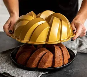 NORDICWARE 75th Anniversary Braided Bundt Pan - One-color