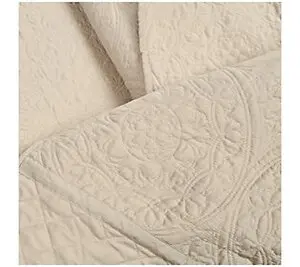 LUSH DECOR Medallion Scallop 3 Pc Qn Bedspread