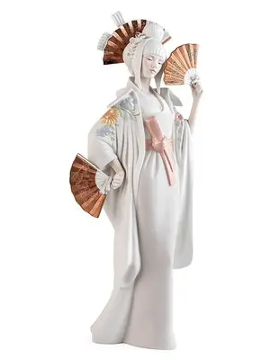 LLADRO Japanese Dancer Porcelain Sculpture - One-color