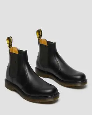 Dr. Martens 2976 Smooth Leather Chelsea Boots