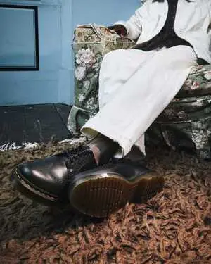 Dr. Martens 3989 Smooth Leather Brogue Shoes - Black | Editorialist