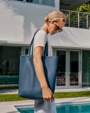Cuyana Italian Leather Tote Bag Dark Coral