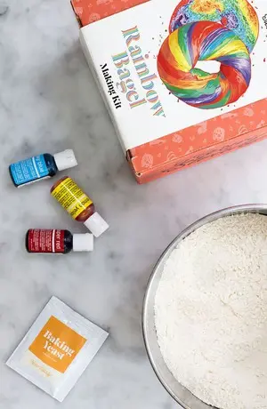 BROOKLYN BREW SHOP Farmsteady Rainbow Bagel Making Kit