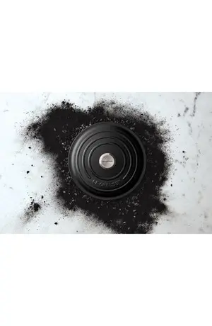 LE CREUSET Signature 5.5-quart Round Enamel Cast Iron French/dutch Oven