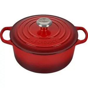 LE CREUSET Signature 4.5-quart Round Enamel Cast Iron Dutch Oven - Cerise