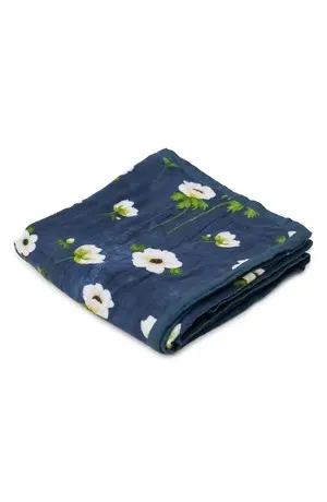 LITTLE UNICORN Deluxe Muslin Quilted Throw White Anemone