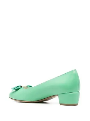 FERRAGAMO Vara Leather Pumps - Green