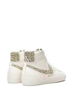Nike Blazer Mid '77 Se Sneakers - Neutrals