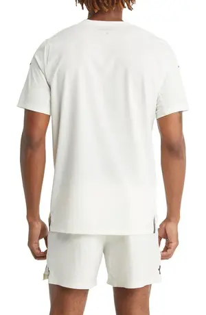 BRADY Run Short Sleeve T-shirt - Horn