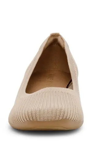 Anne Klein Wedge Pump - Tan Knit