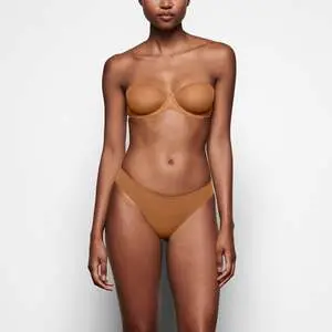SKIMS Strapless Bra | Medium Neutral | | Ultra Fine Mesh - Bronze