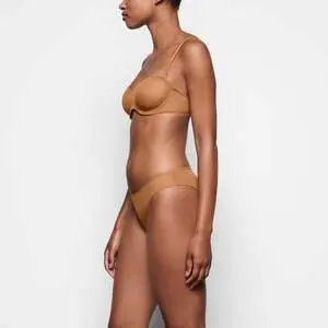 SKIMS Strapless Bra | Medium Neutral | | Ultra Fine Mesh - Bronze