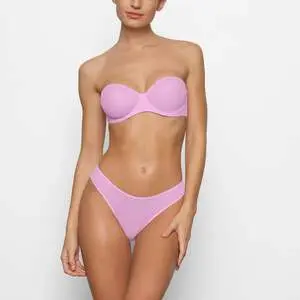 SKIMS Ultra Fine Mesh Strapless Bra Petal