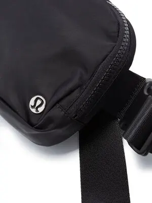 Lululemon Everywhere Belt Bag