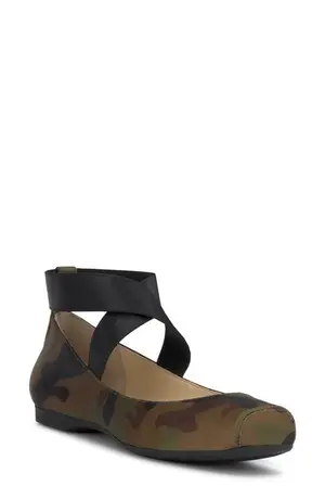 Jessica Simpson Mandalaye Leather Flat - Forrest Camo