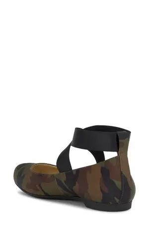 Jessica Simpson Mandalaye Leather Flat - Forrest Camo