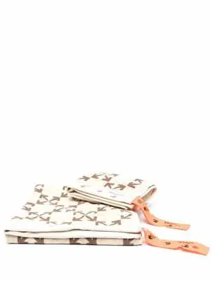 Off-White Arrows Pattern Towel Set
