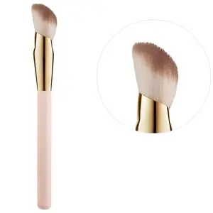 RARE BEAUTY Soft Pinch Blush Brush - One-color