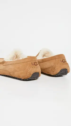 UGG Ascot Slippers - Chestnut