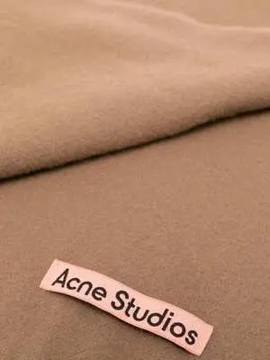 Acne Studios Logo-tag Frayed-edge Scarf - Brown