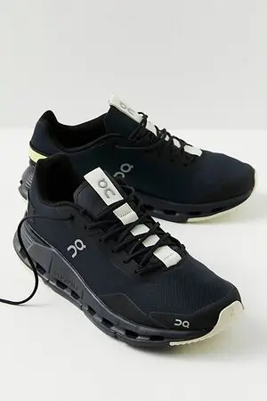 On On Running Cloudnova Form Sneakers Black / Hay