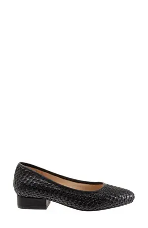 Trotters Jade Woven Pointed Toe Shoe