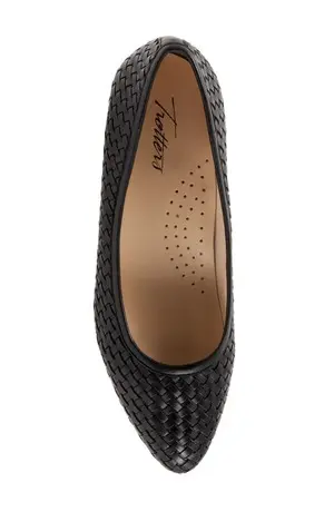 Trotters Jade Woven Pointed Toe Shoe
