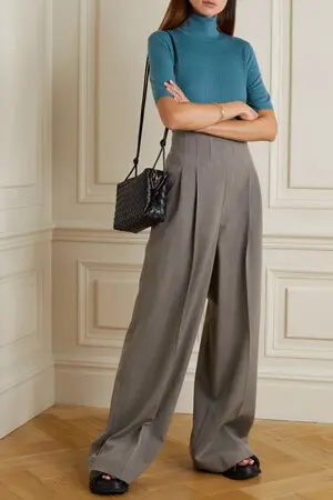 Loro Piana Dolcevita Ribbed Cashmere Turtleneck Top