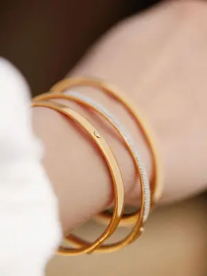 Monica Vinader Essential Bangle Bracelet - Gold