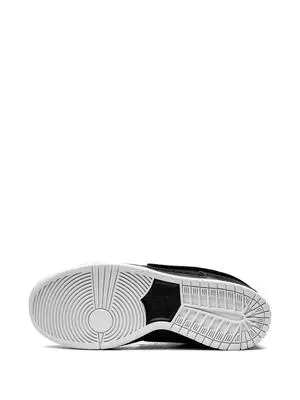 Nike X Gnarhunters Sb Dunk Low Sneakers