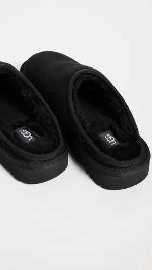 UGG Classic Slip-on Slipper