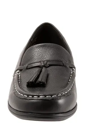Trotters Dawson Tassel Loafer - Black Leather