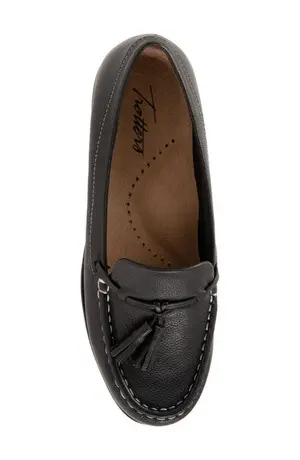 Trotters Dawson Tassel Loafer - Black Leather