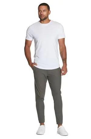 CUTS Ao Slim Fit Performance Joggers