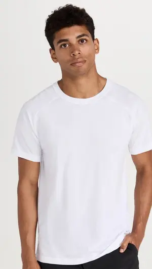 Alo Yoga Triumph Crew Neck Tee