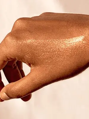 Victoria Beckham Cell Rejuvenating Priming Moisturizer In Golden